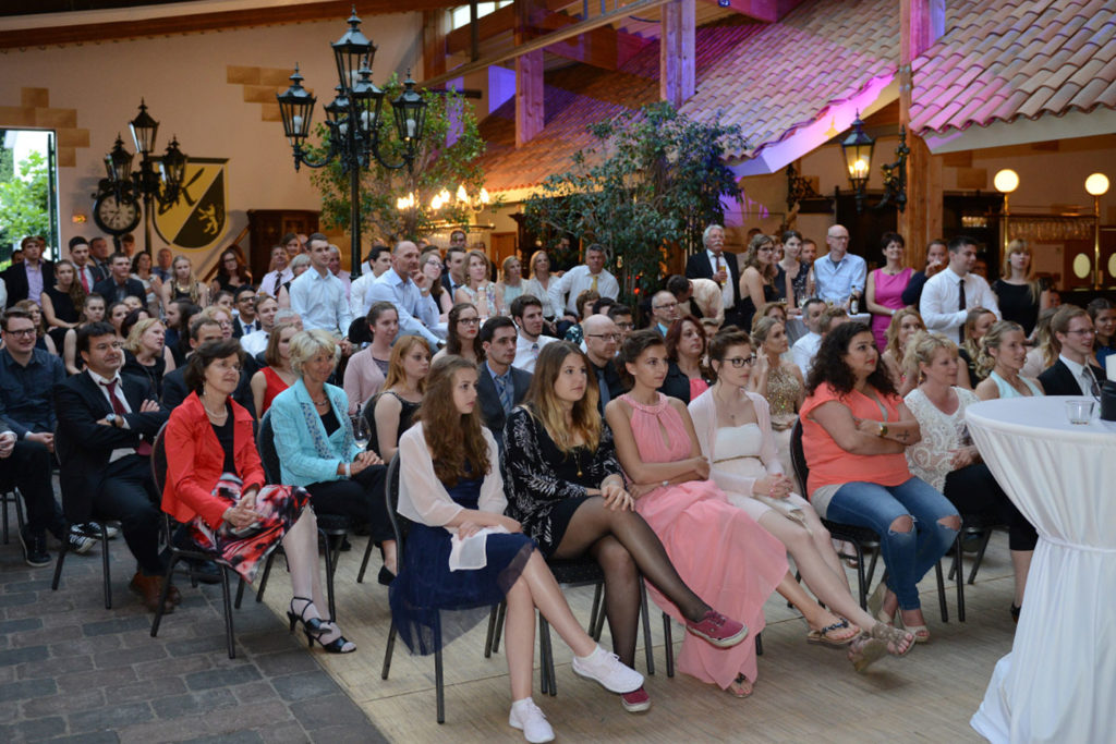 Deutschlands Abiballfotograf Nr.1 | Über 2.000 Abibälle pro Jahr